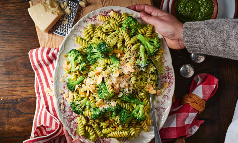 Creamy Pesto & Broccoli Fusilli Recipe | Coles