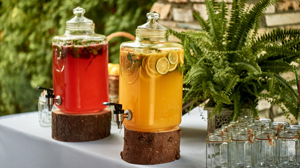 How to set up a cocktail & drink station