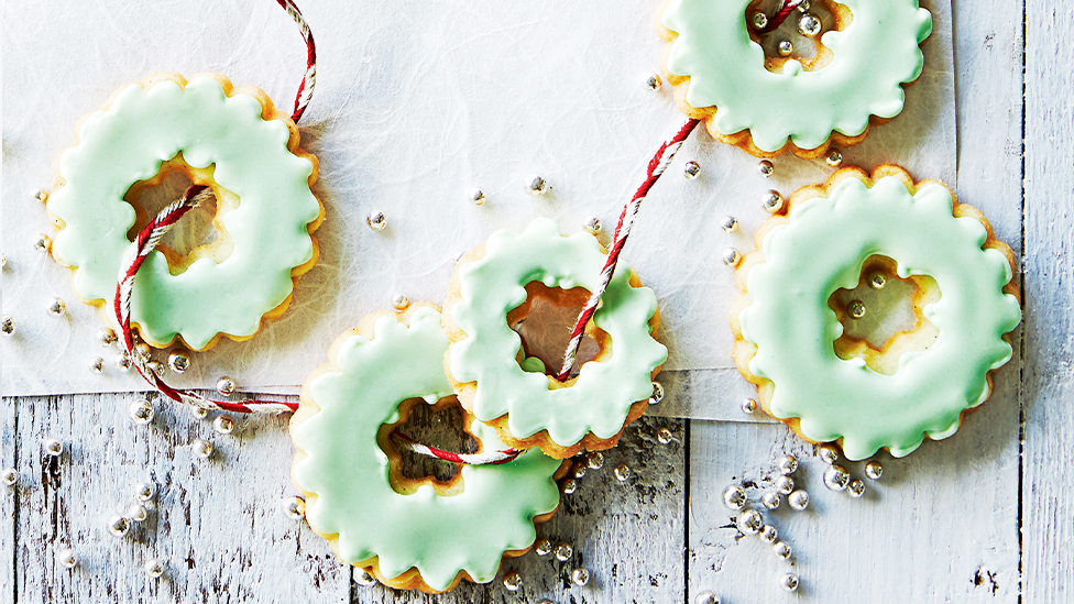 Quick and Easy Shortbread Christmas Wreaths Recipe | Coles